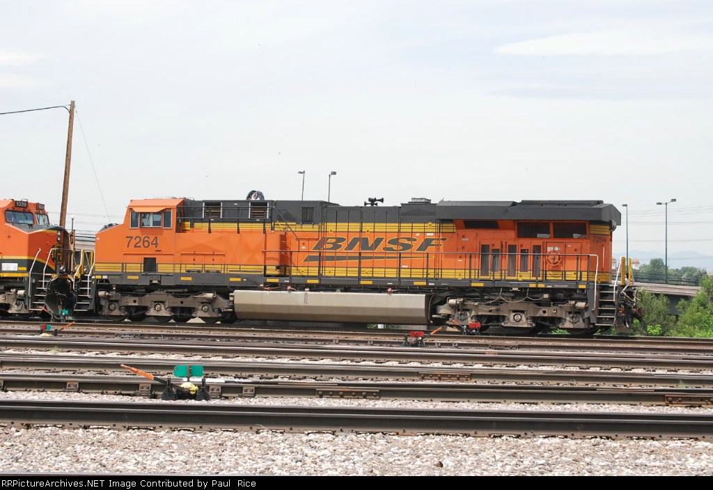 BNSF 7264